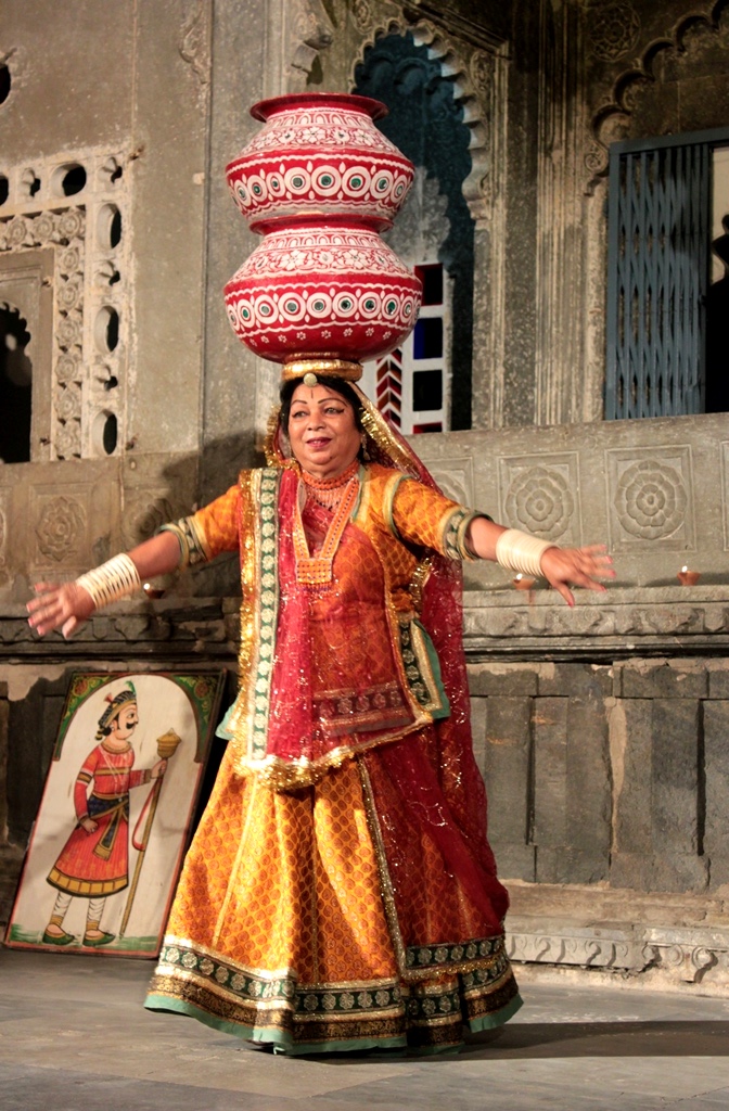 Bhavai Dance @Dharohar Dance show at Bagore ki Haveli In Udaipur (1 ...