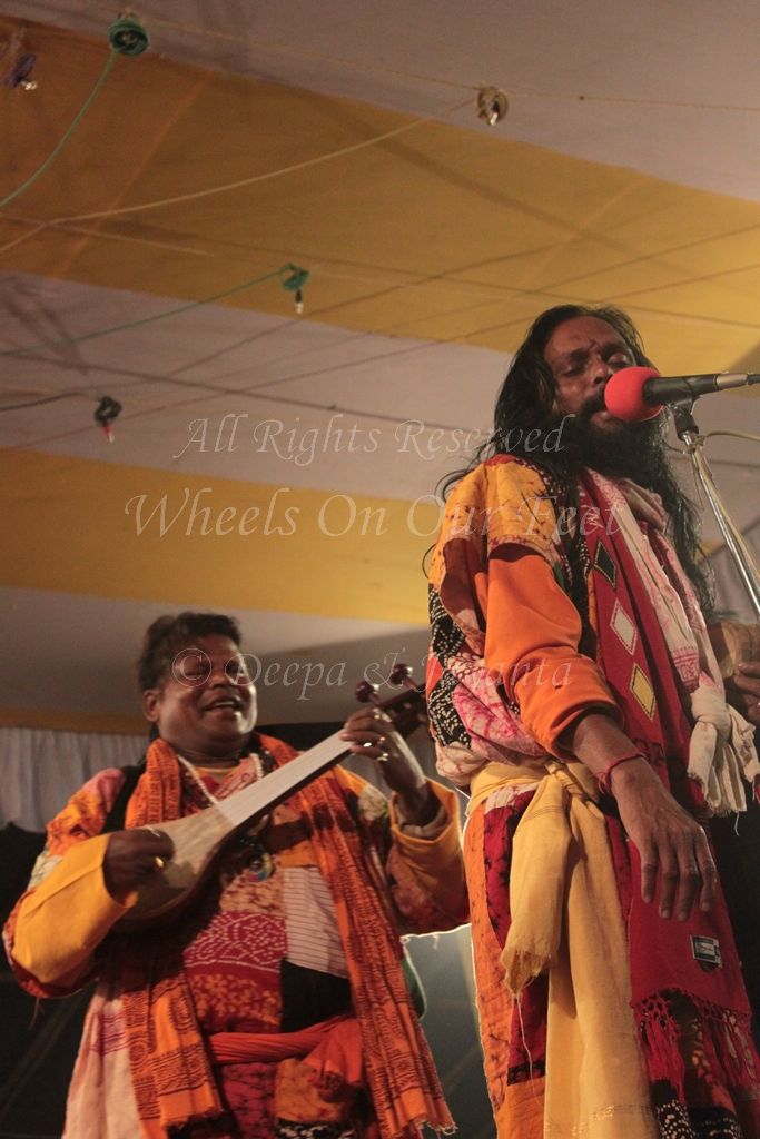Baul Singers @Poush Mela in Shantiniketan (10) - Wheels On Our Feet